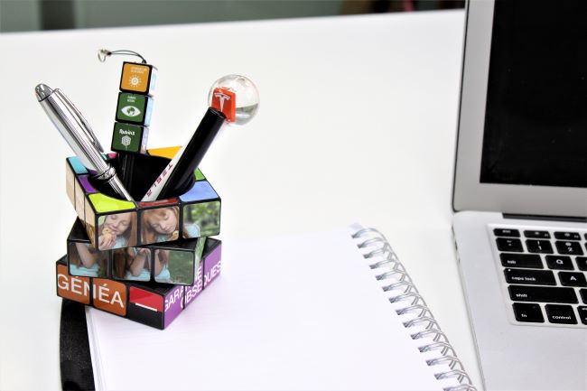 Rubik's Pen Pot z nadrukiem RBK07 - Organizery firmowe